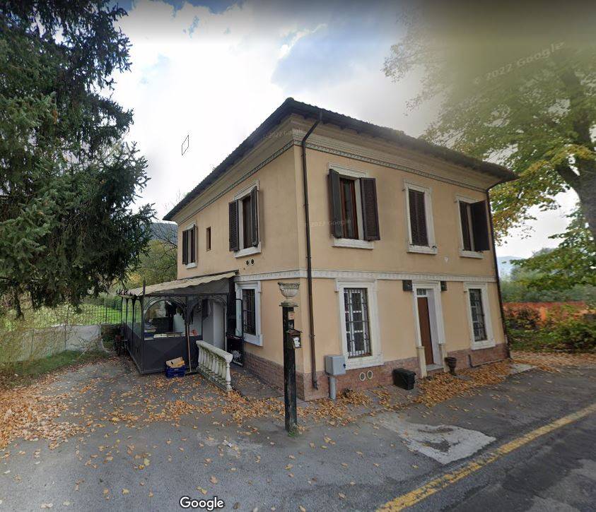Venta Casa unifamiliar en via Salaria per Roma 11 Rieti. Buen estado ...