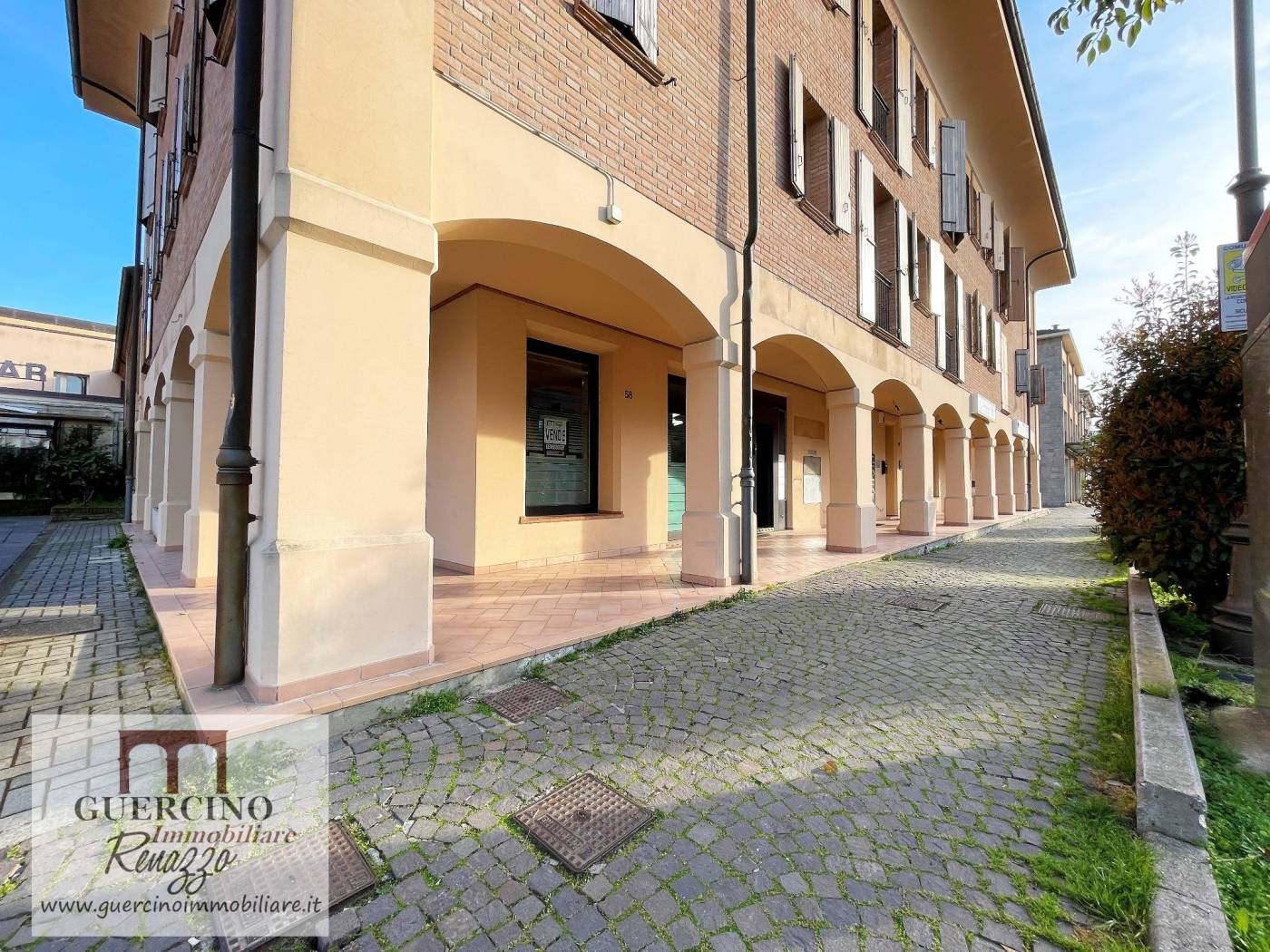 Locale commerciale in Vendita