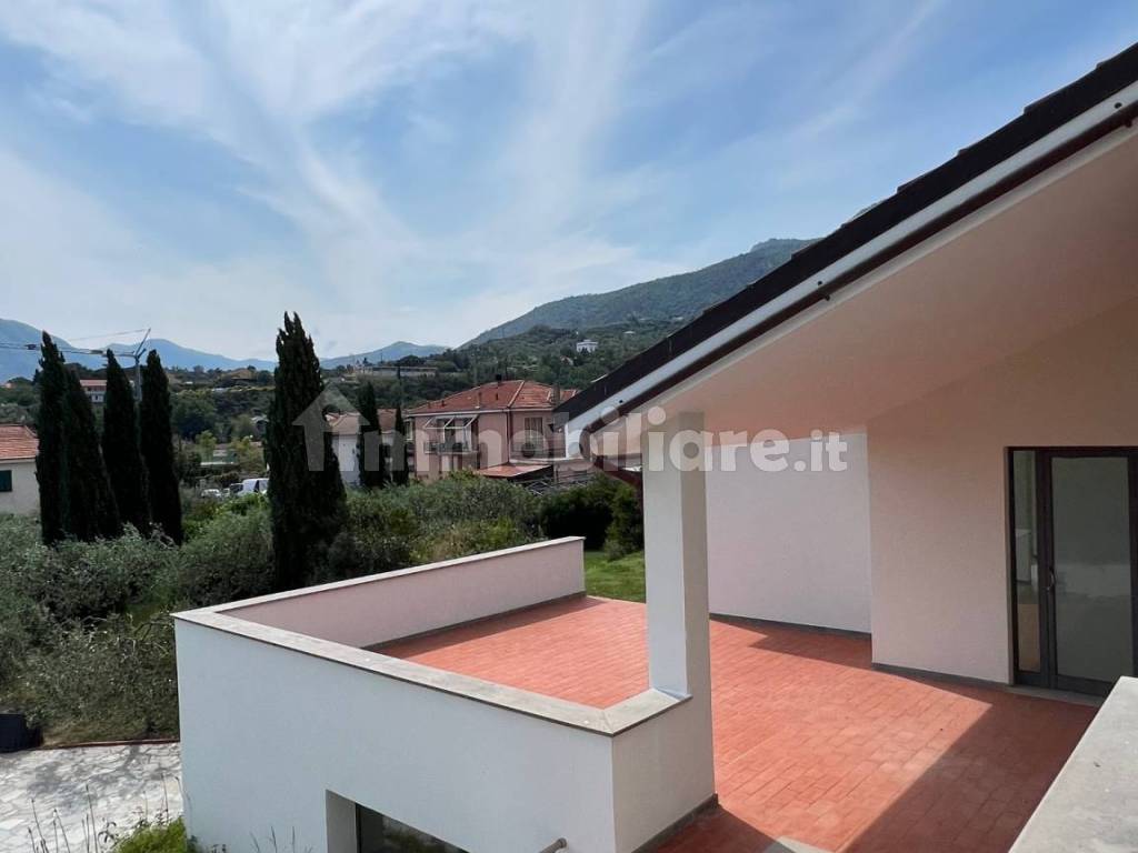 Vendita Villa unifamiliare in via Bulasce 20 Loano. Ottimo stato, posto ...