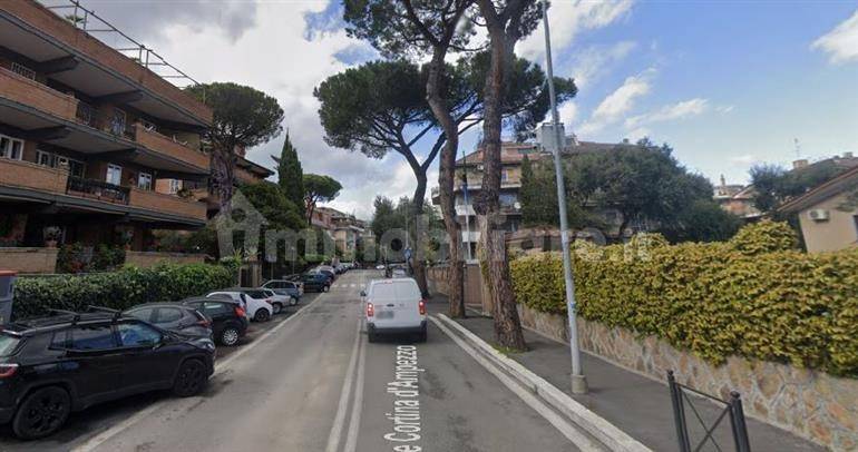 Vendita Appartamento in viale Cortina d'Ampezzo. Roma. Buono stato ...