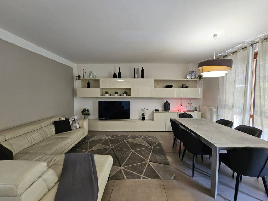 Vendita Villa a schiera in via Vittorio Veneto 121 Bresso. Ottimo stato ...