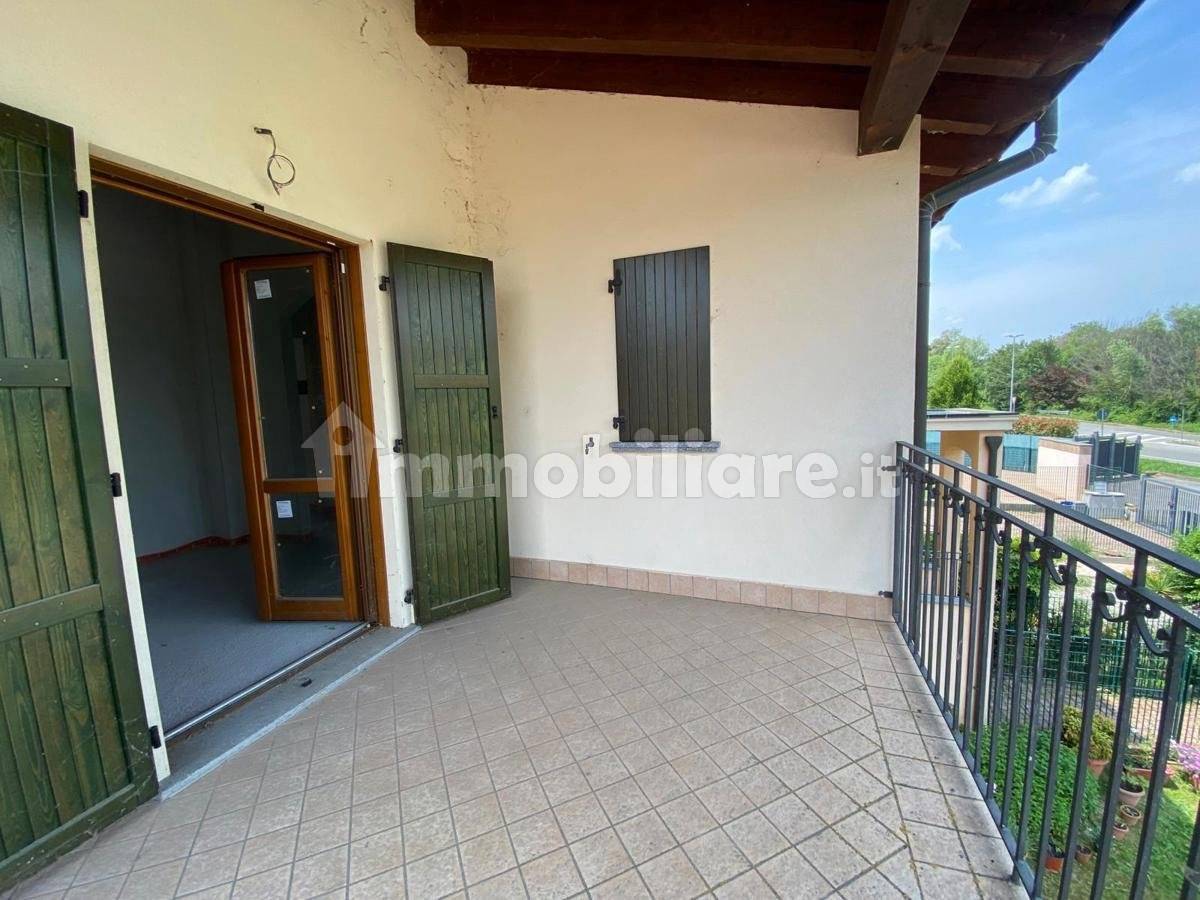 Trilocale via Fratelli Volpi, 0, Castelverde