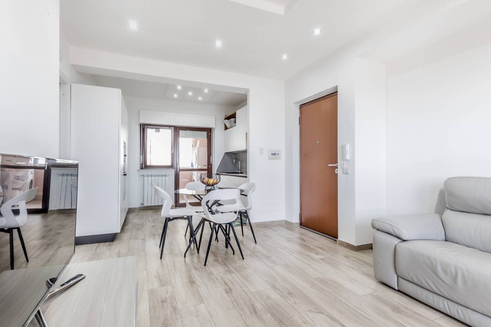 Trilocale ottimo stato, secondo piano, Sezze