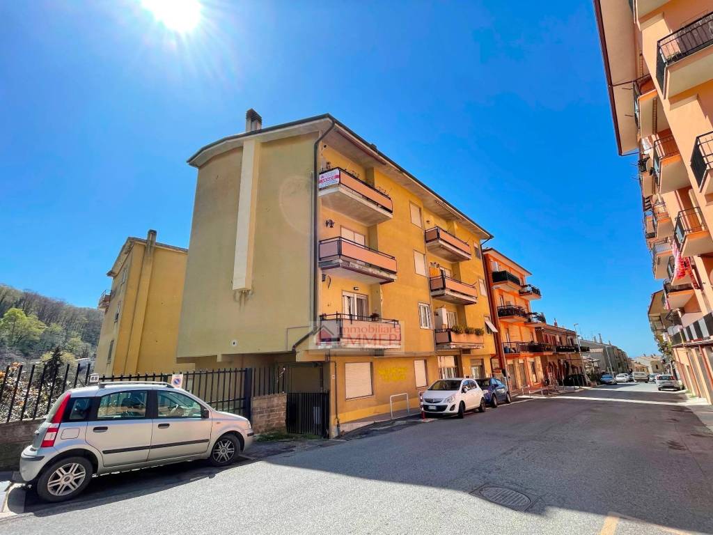 Vendita Appartamento Allumiere. Quadrilocale in via Teodolfo Mertel 64 ...