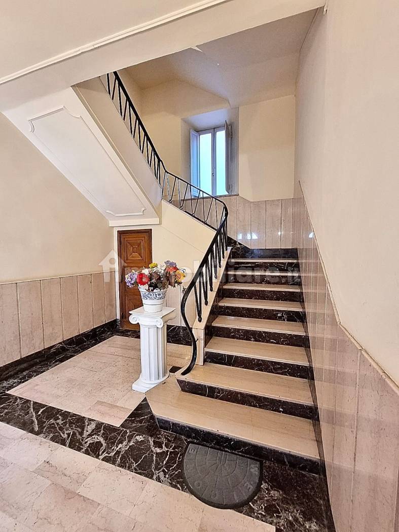 Appartamento buono stato, secondo piano, Vergine, Pistoia