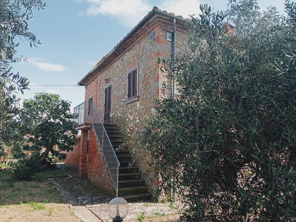 Vendita Rustico in Case Sparse Burcinella Cortona. Buono stato, posto ...