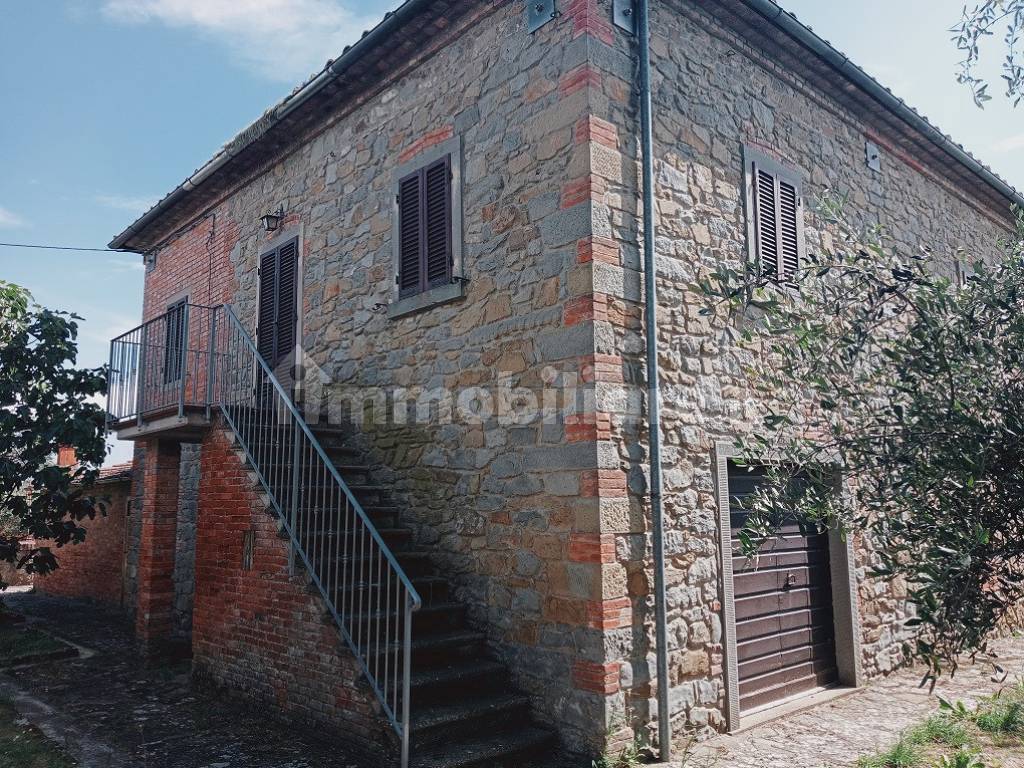 Vendita Rustico in Case Sparse Burcinella Cortona. Buono stato, posto ...