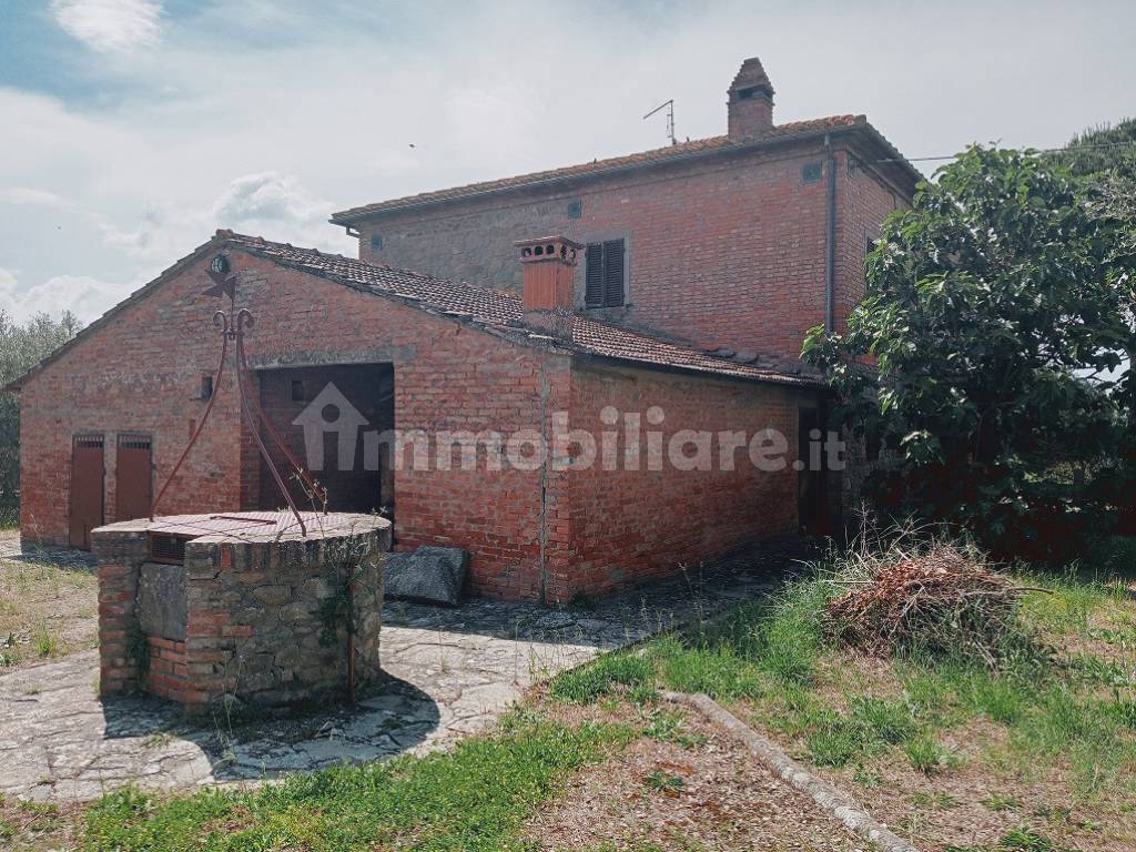 Vendita Rustico in Case Sparse Burcinella Cortona. Buono stato, posto ...