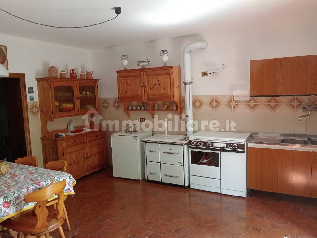 Vendita Rustico in Case Sparse Burcinella Cortona. Buono stato, posto ...