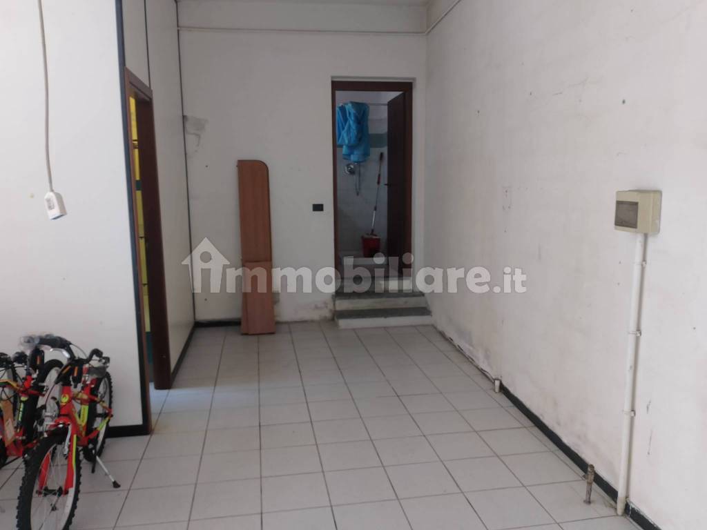 Locale commerciale via Novara, Cameri, Rif. 103620356 - Immobiliare.it