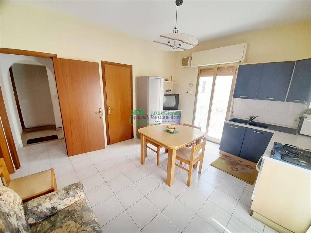 Trilocale buono stato, secondo piano, Centro, Ragusa