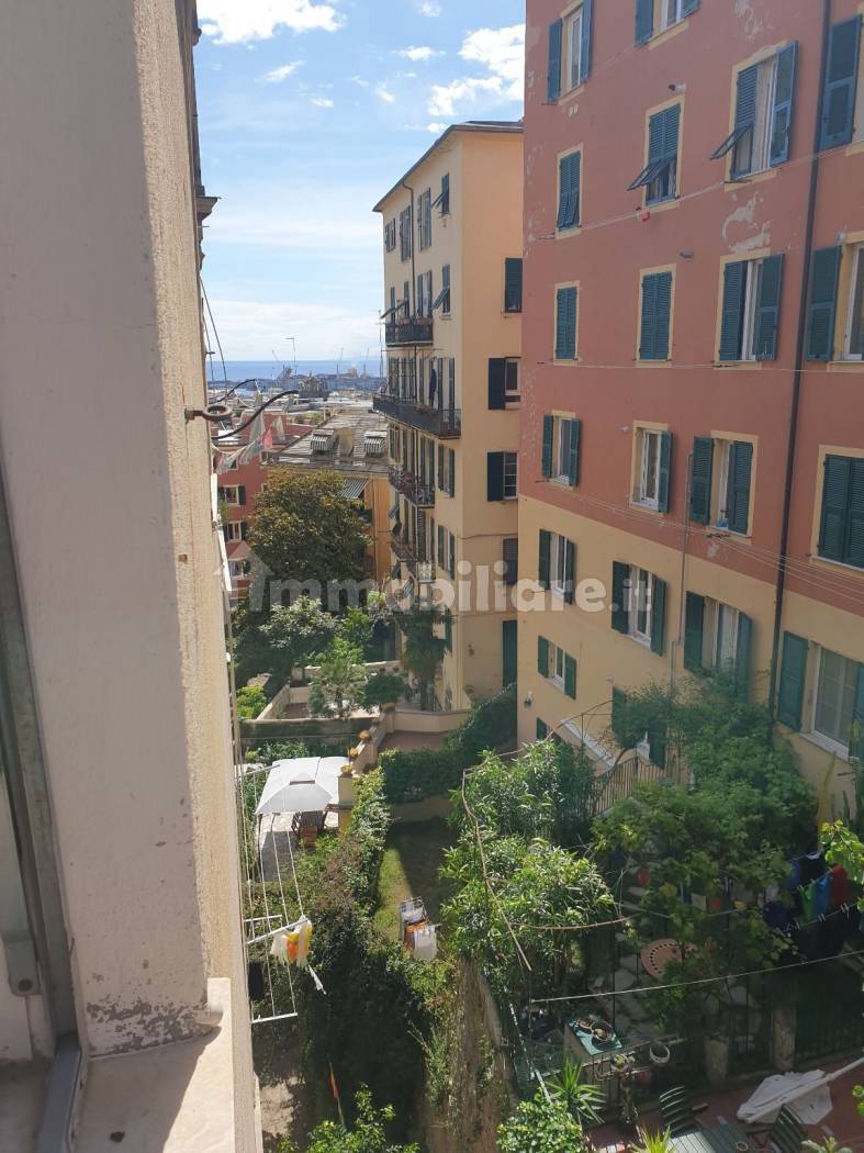 Quadrilocale viale Giuseppe Alberto Bottaro, Castelletto, Genova