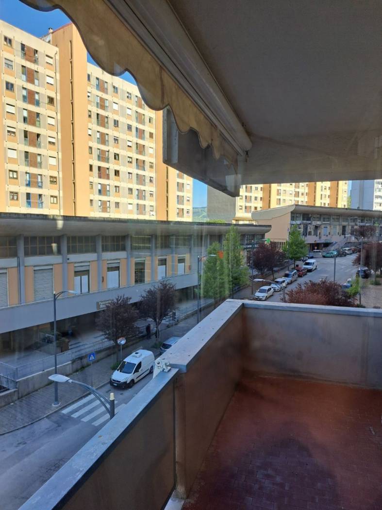 Appartamento via Tirreno 20, Centro, Potenza
