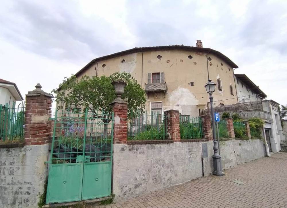 Appartamento piazza Castello 12, Centro, Alice Castello