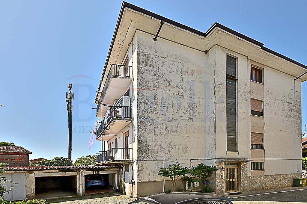 Trilocale via Paruzza 5, Centro, Cossato