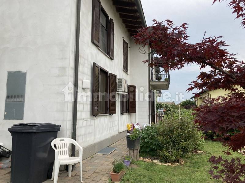 Trilocale via Vignate 56, Centro, Gambolò