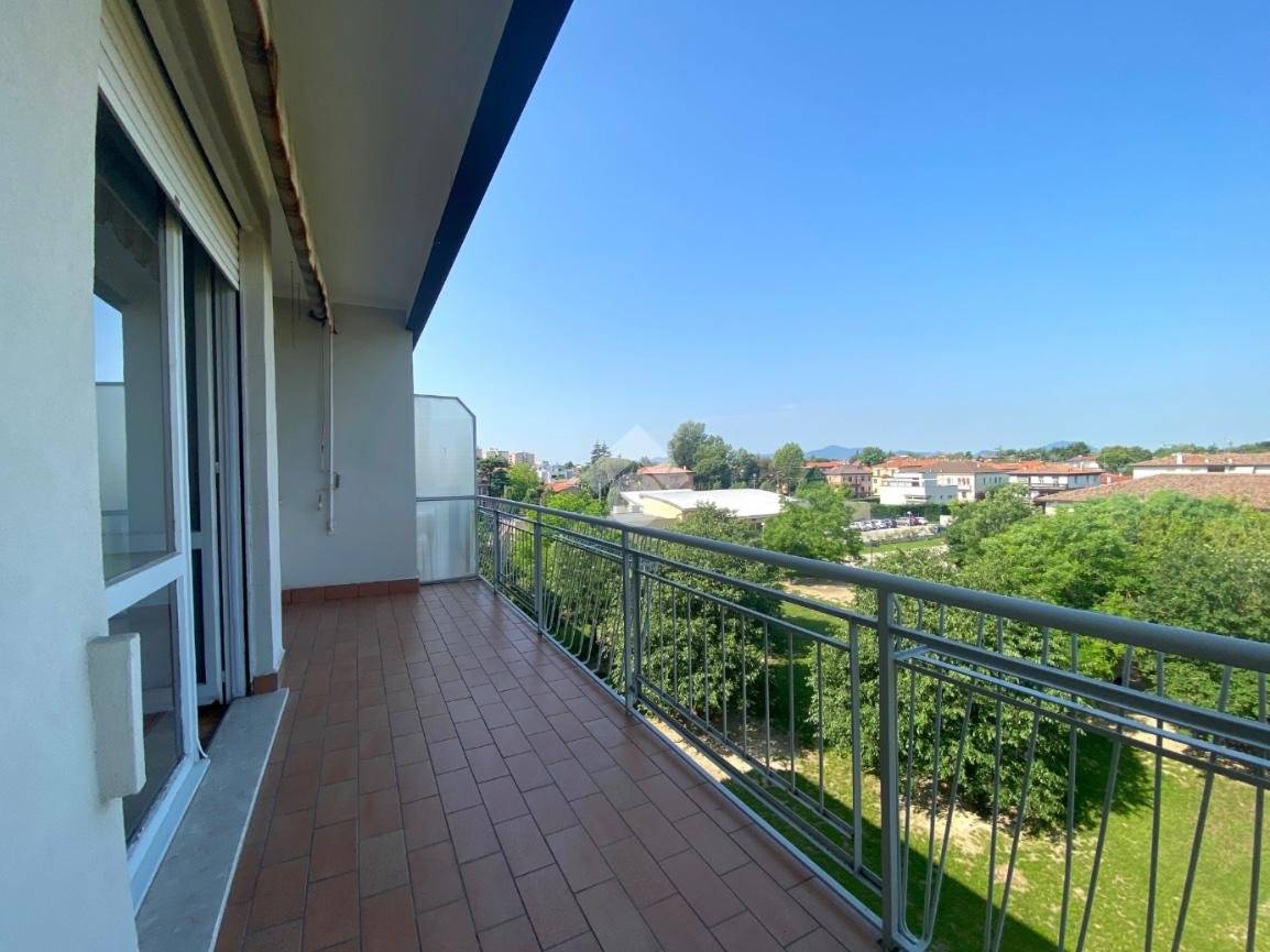 Quadrilocale via Giobatta Valvasori 5, Madonna Pellegrina, Padova