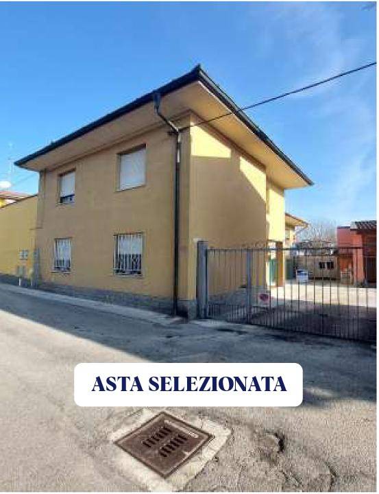 Appartamento all'asta via Cristoforo Colombo, Maleo