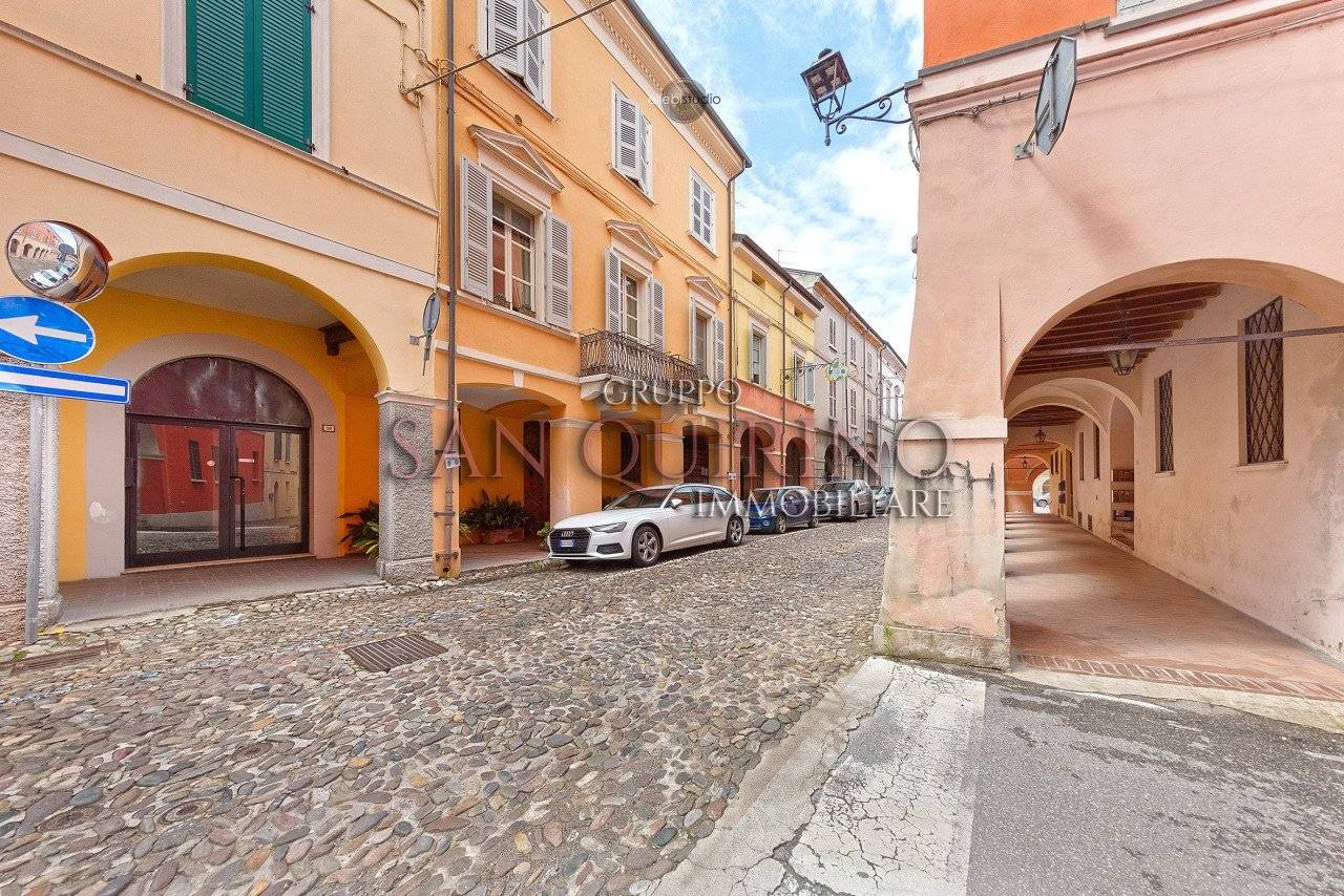 Locale commerciale in Vendita