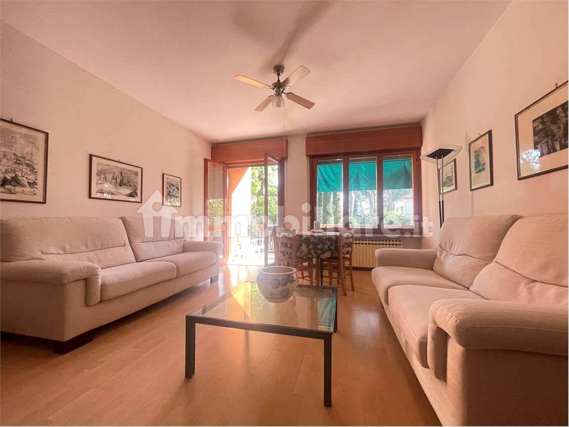 Appartamento buono stato, primo piano, Centro, Riccione