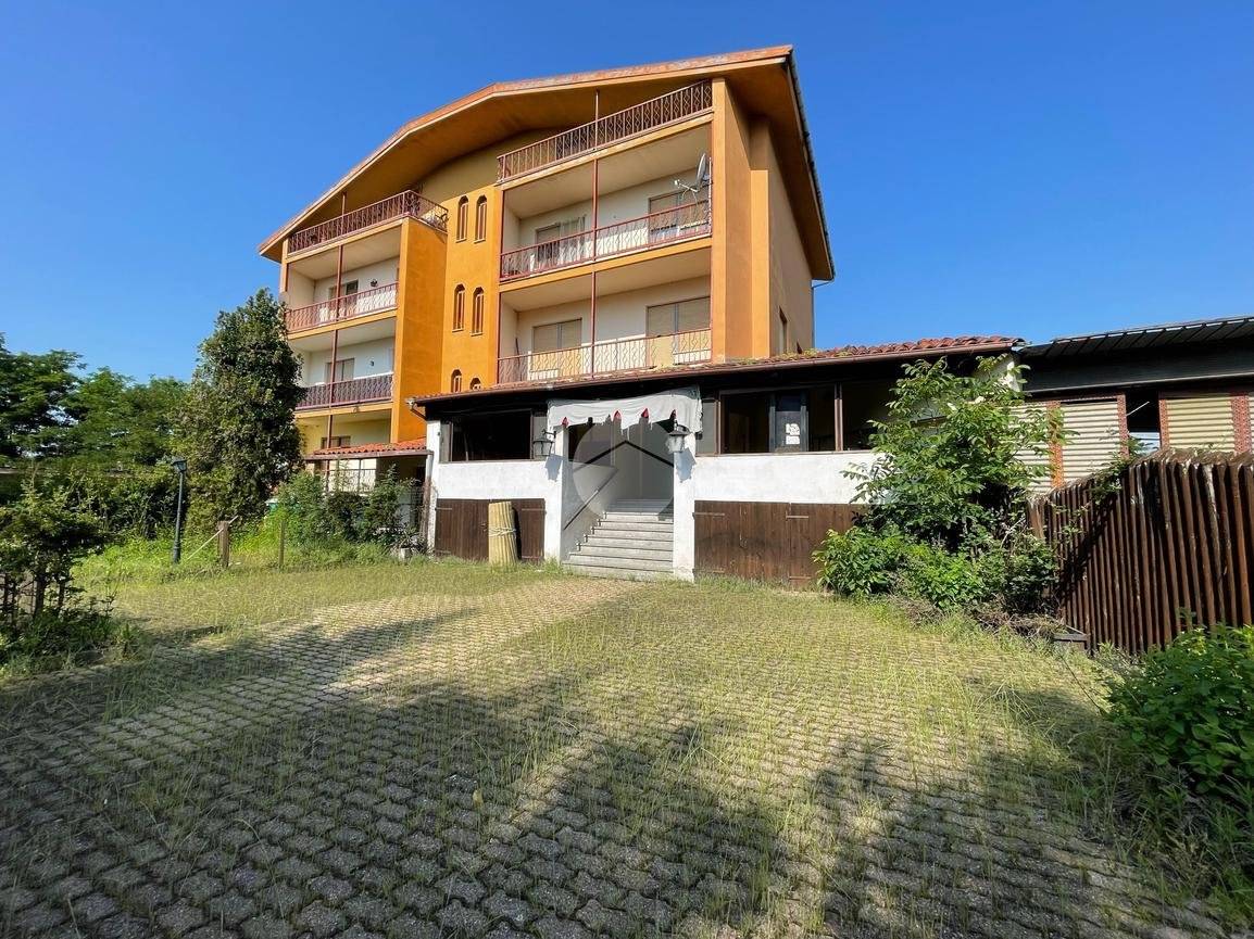 Locale commerciale in Vendita