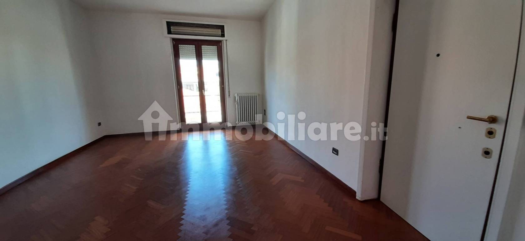 Trilocale via Villalago 5, Ospedale, Pescara