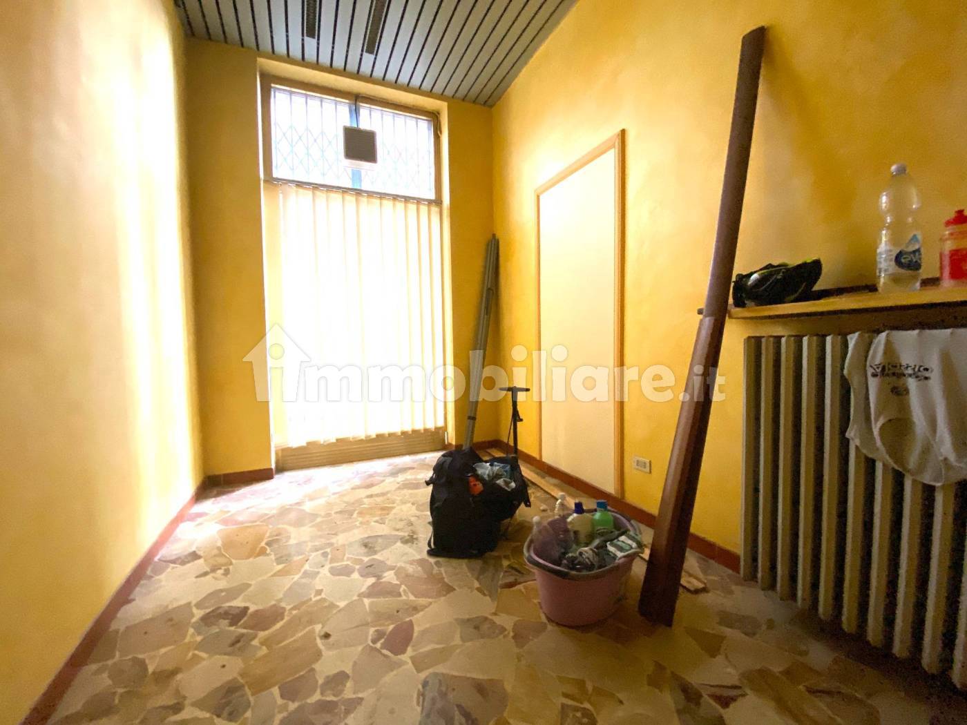 Locale commerciale in Vendita