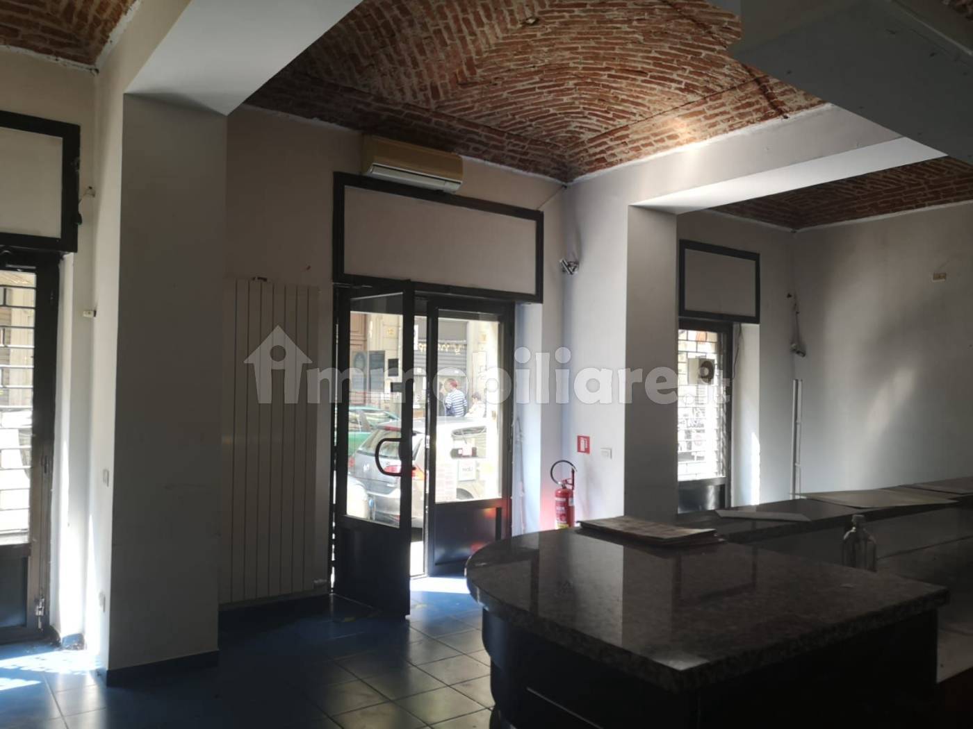 Locale commerciale in Vendita