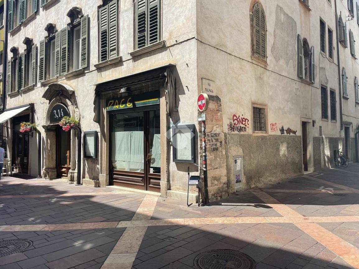 Locale commerciale in Vendita