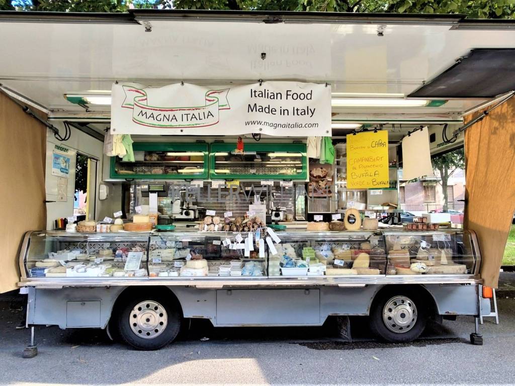 Alimentari - Gastronomia via Carlo Valvassori Peroni, Milano, Rif ...