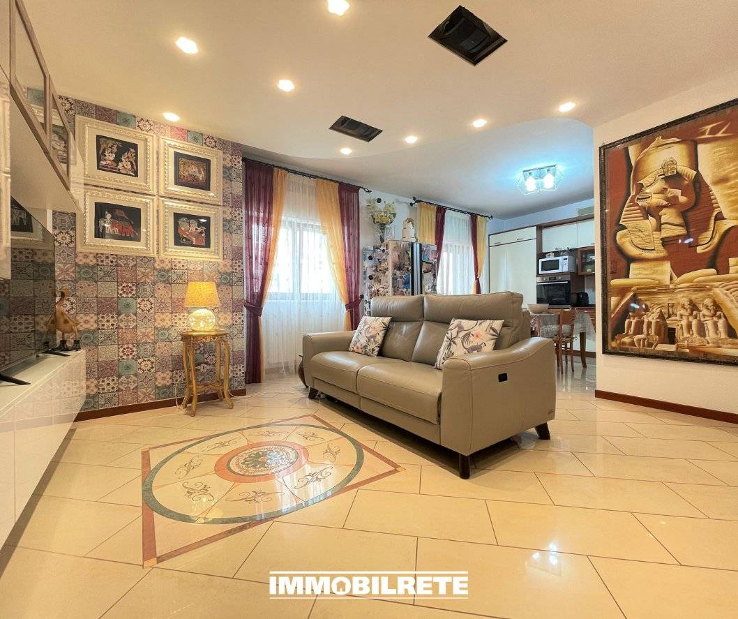 Quadrilocale via degli Aragonesi, Centro, Matera