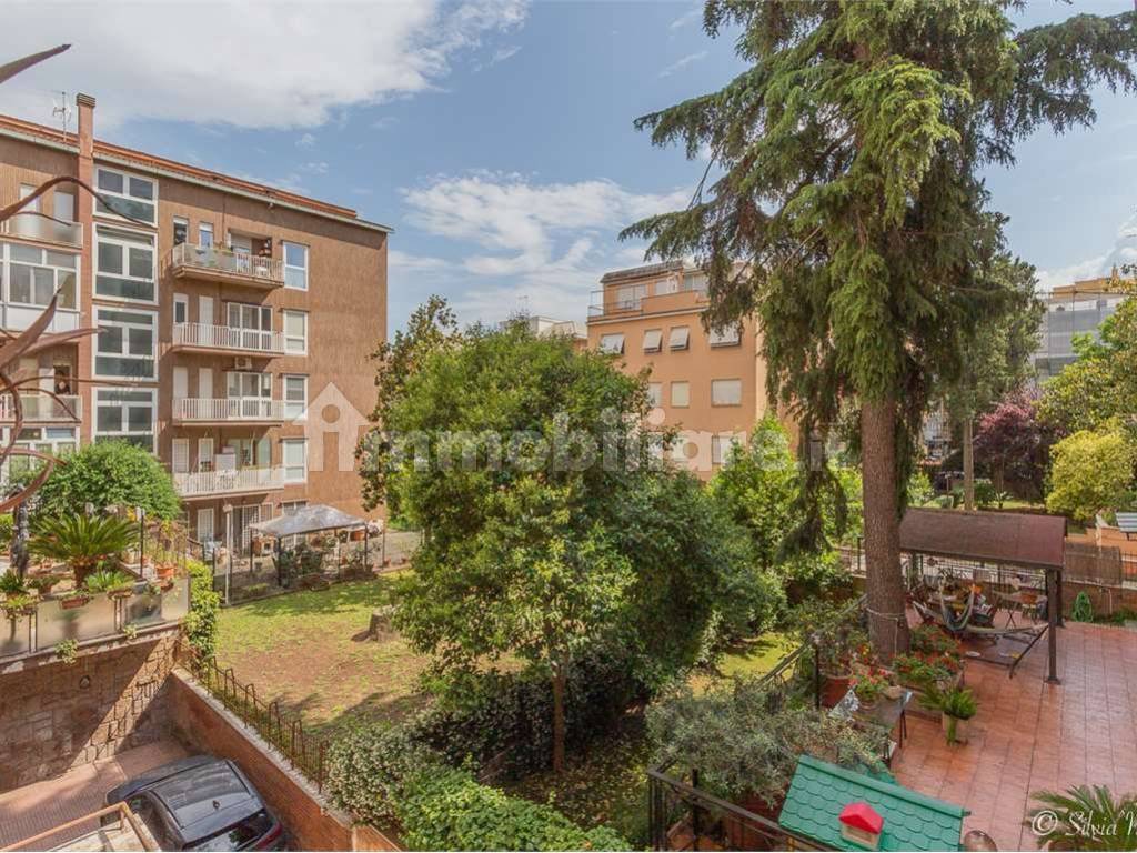 Vendita Appartamento in via di Torrevecchia, 109. Roma, rif. 103713458