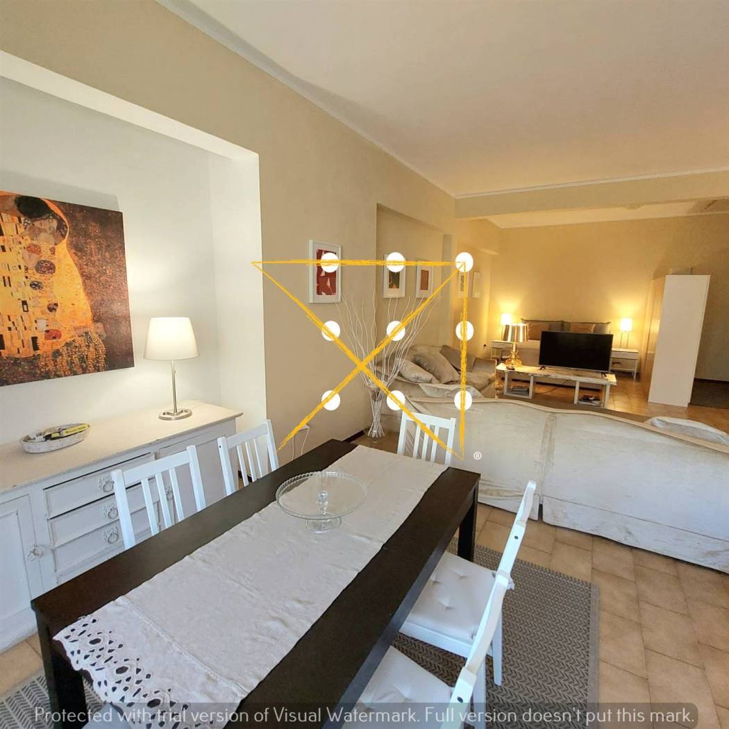 Locale commerciale in Vendita