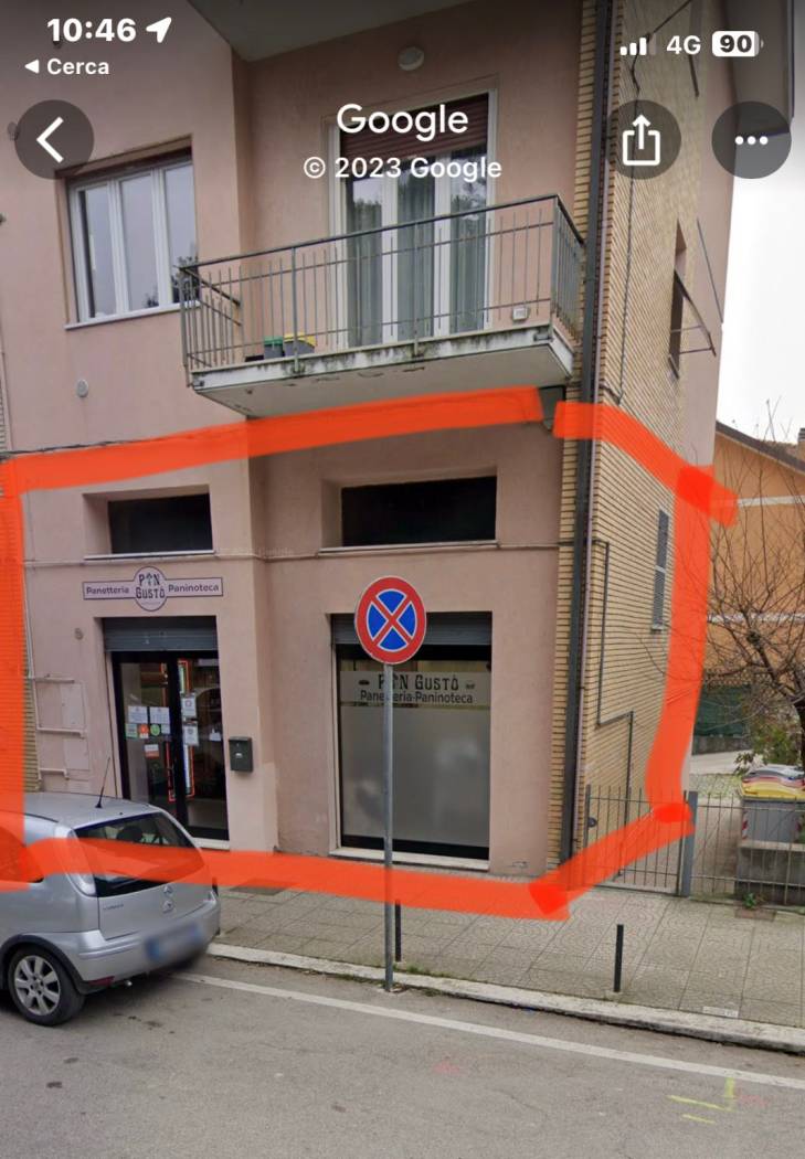 Locale commerciale in Vendita