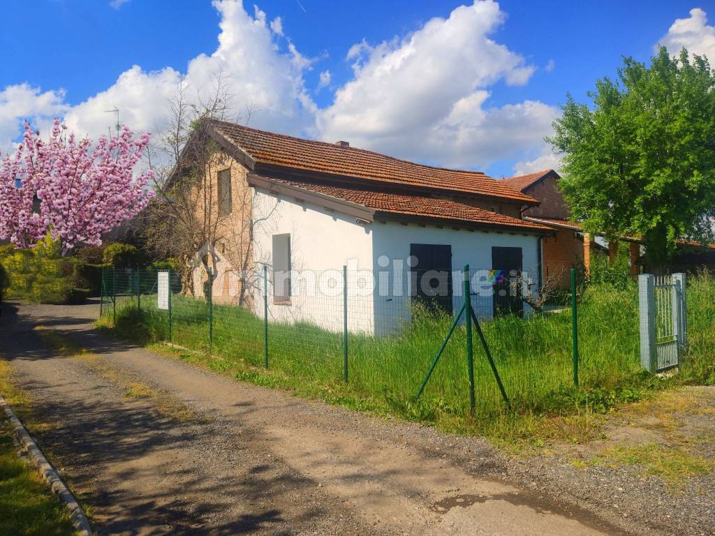 Vendita Rustico in via Zello Imola. Ottimo stato, posto auto, 202 m² ...