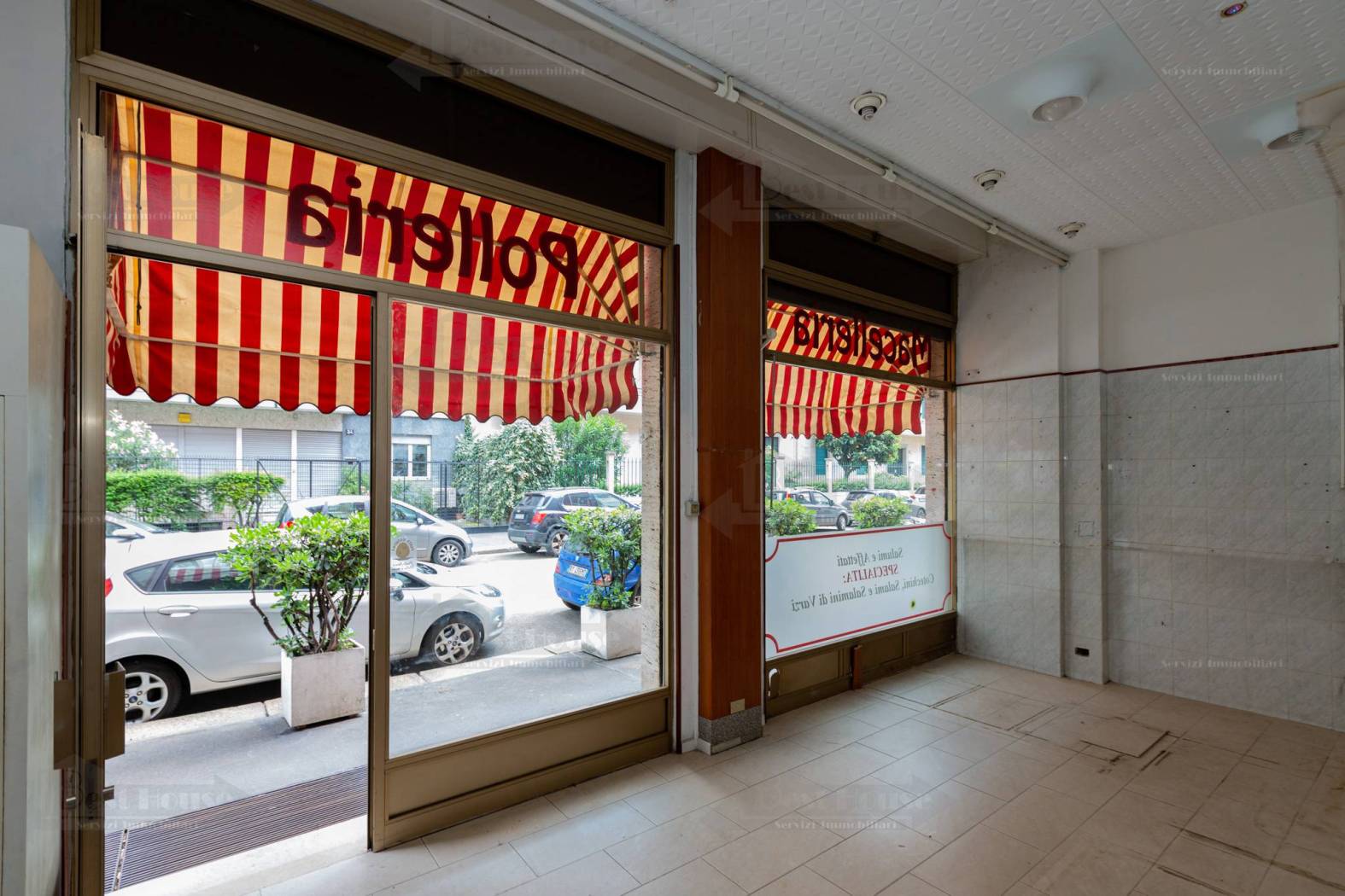 Locale commerciale in Vendita