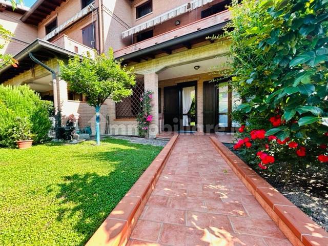 Appartamento via Radici Nord, Centro, Castellarano