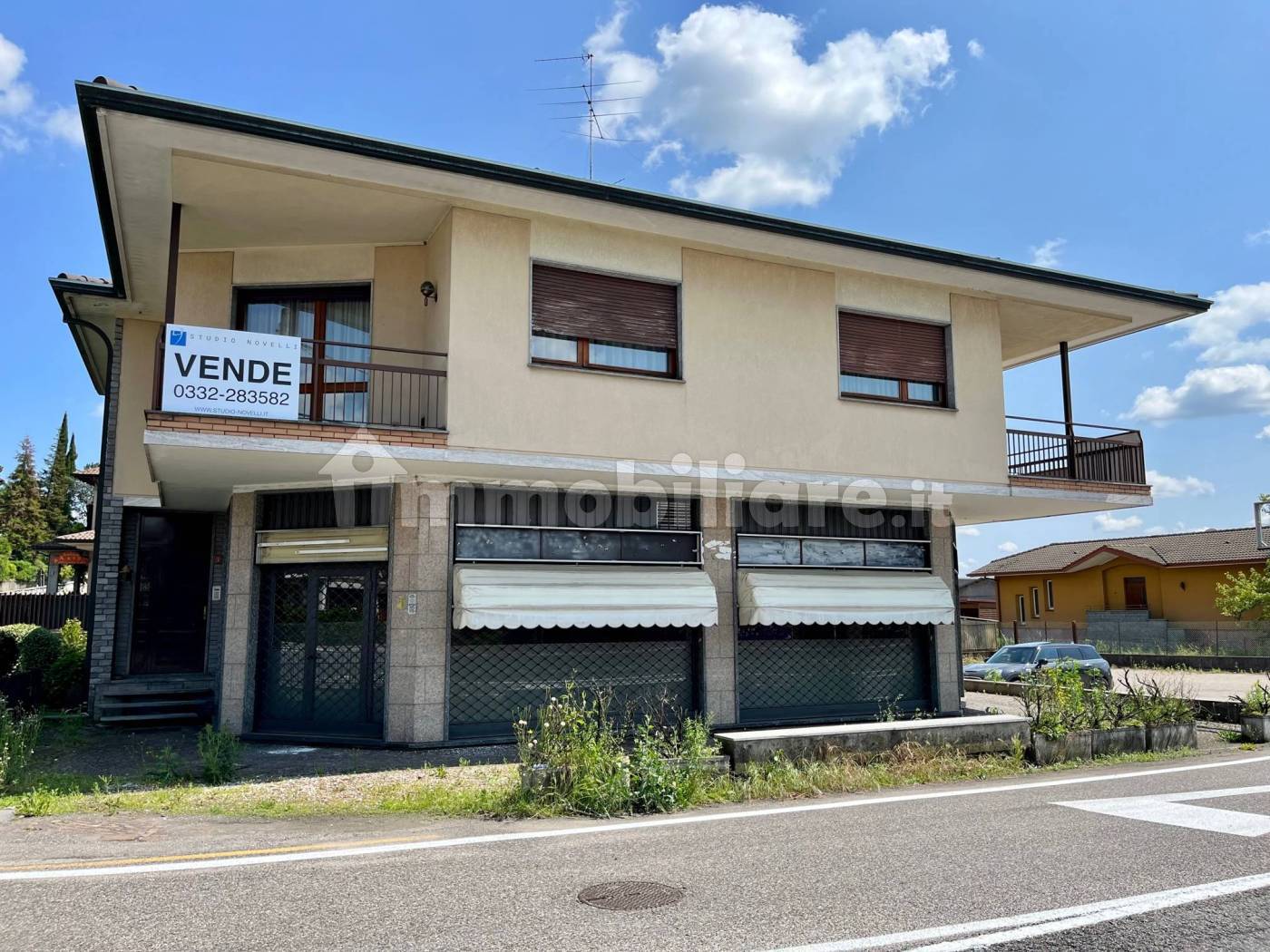 Locale commerciale in Vendita