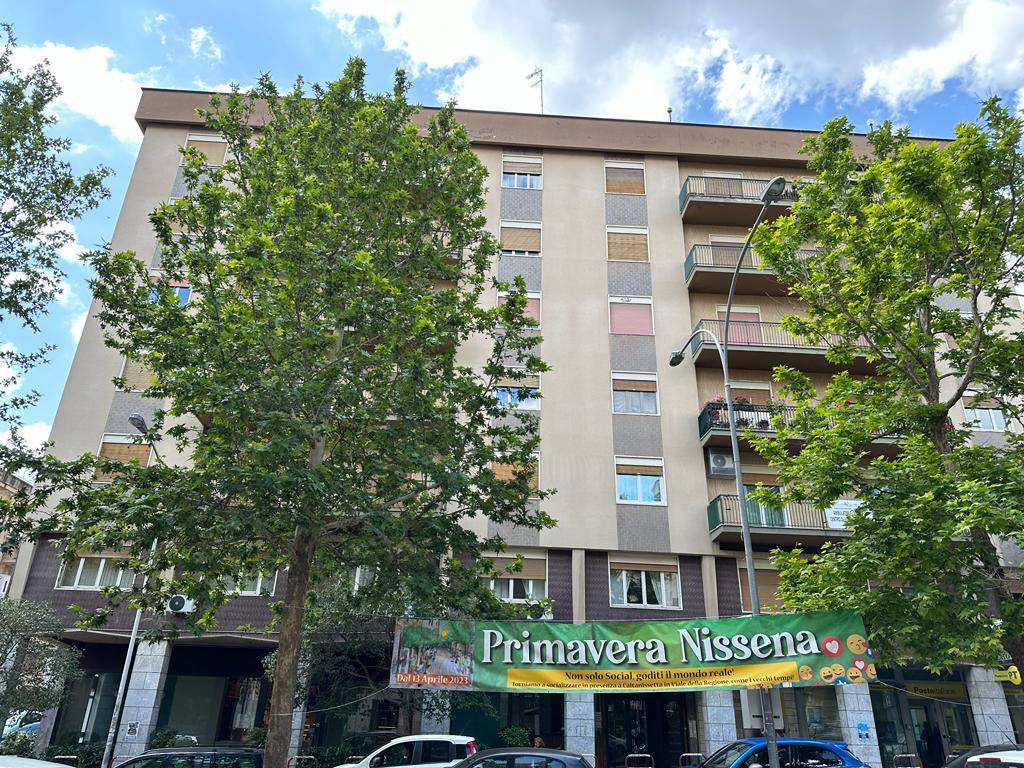 Quadrilocale viale della regione 12, Centro, Caltanissetta
