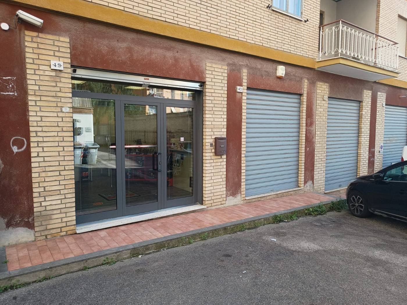 Locale commerciale in Vendita