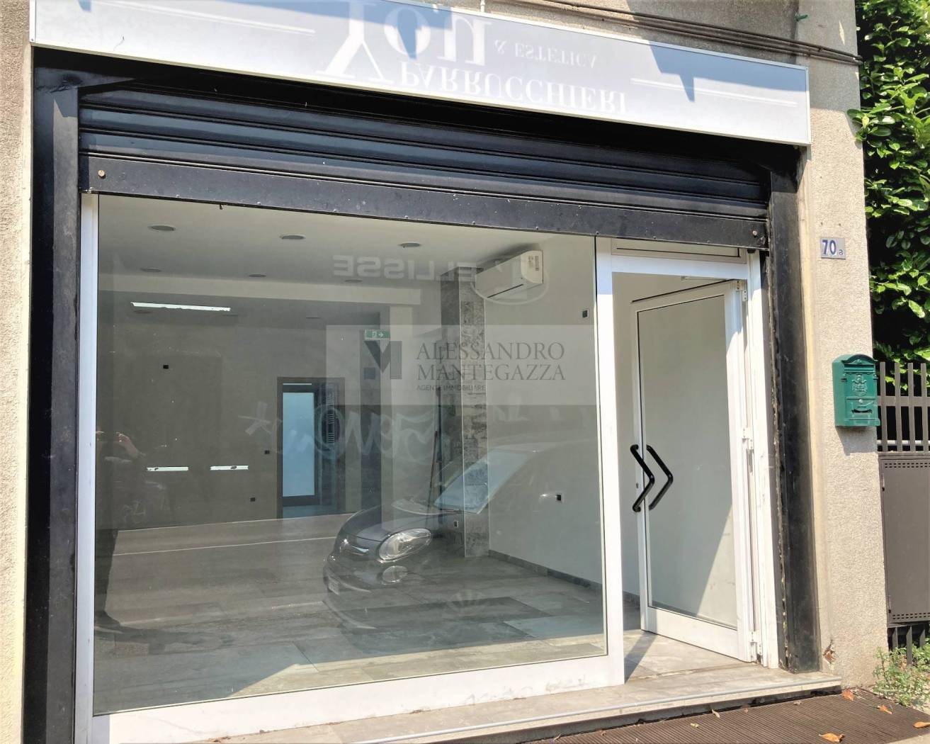 Locale commerciale in Vendita