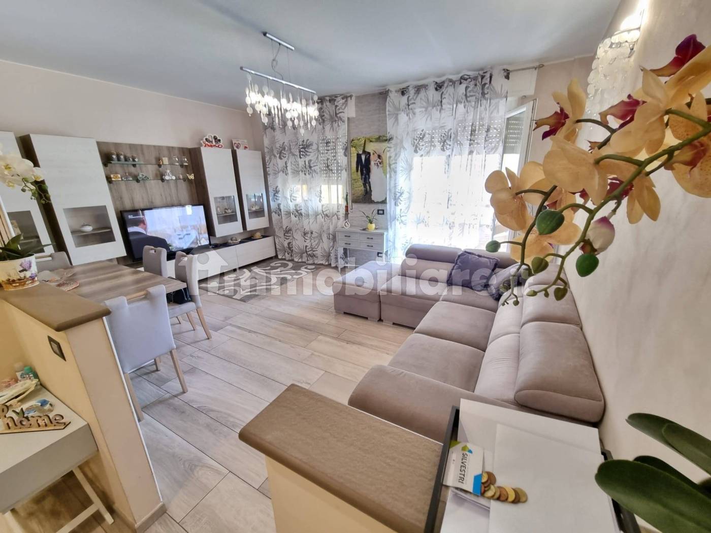 Trilocale ottimo stato, secondo piano, Cameri