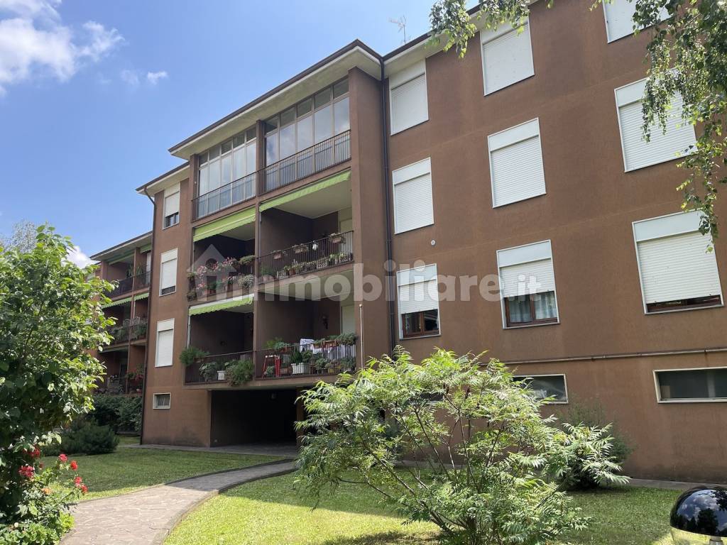 Vendita Appartamento in via Filippo Turati. Merate, rif. 103788860