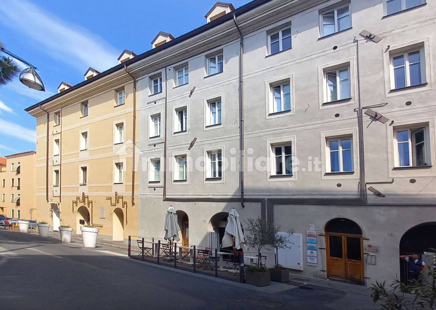 Locale commerciale in Vendita