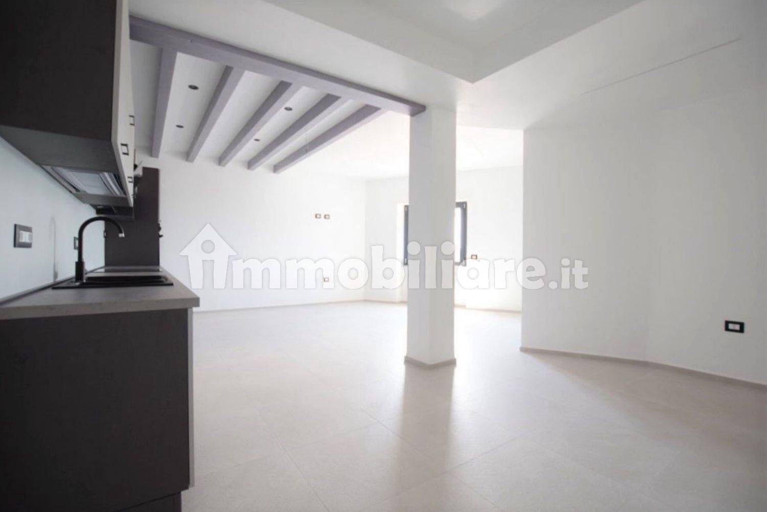 Trilocale via Cedrino, 52, Centro, Nuoro