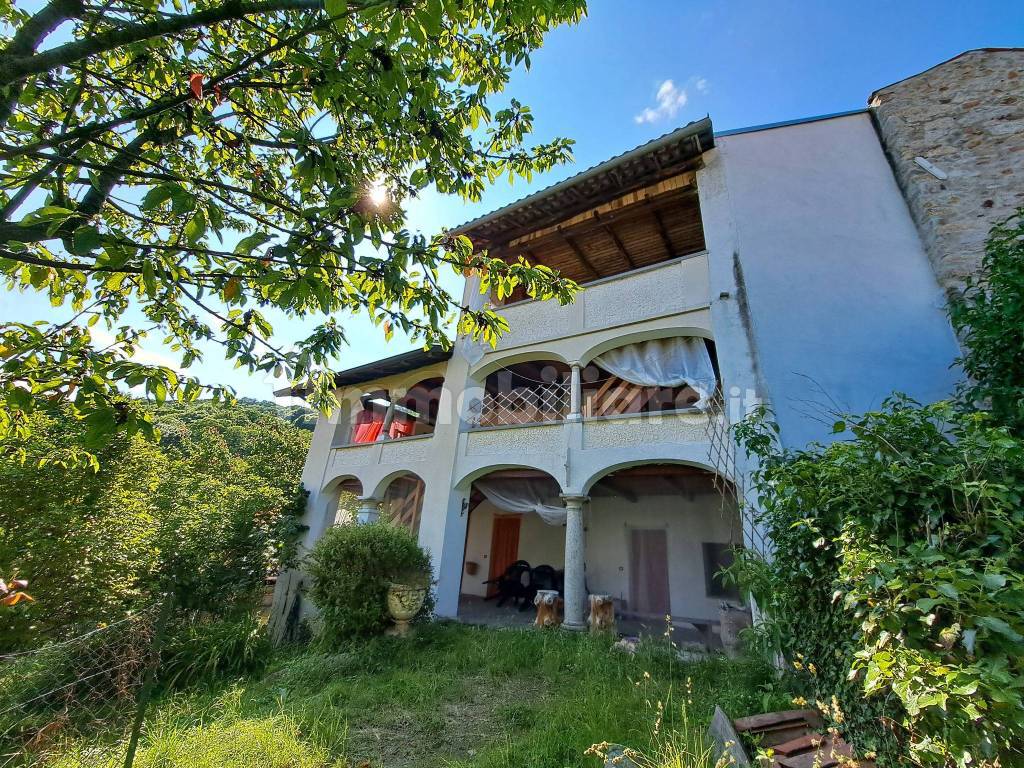 Vendita Terratetto unifamiliare in frazione Carega Cellio con Breia ...