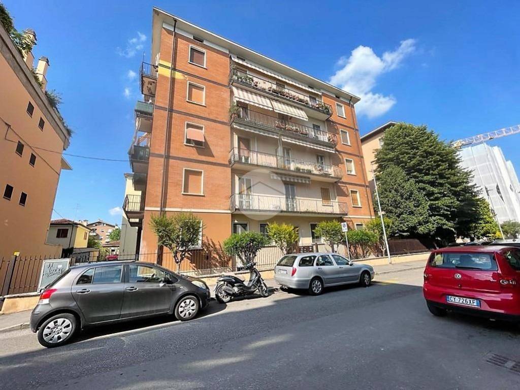 Vendita Appartamento Verona. Quadrilocale in via Gorizia 15. Buono ...