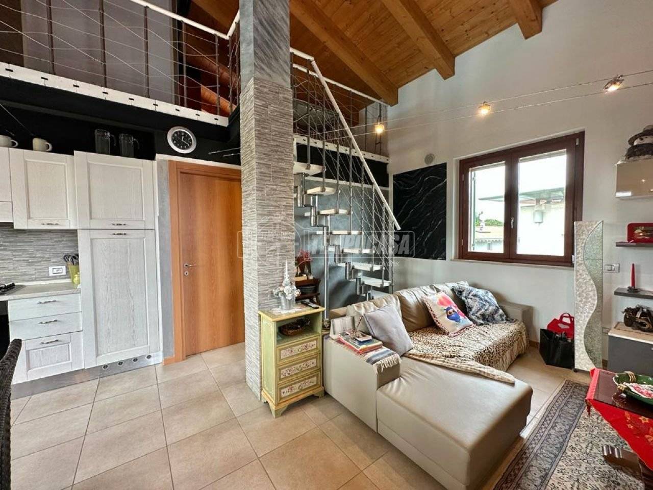 Trilocale Strada Bergamini 33, Centro, Peschiera del Garda