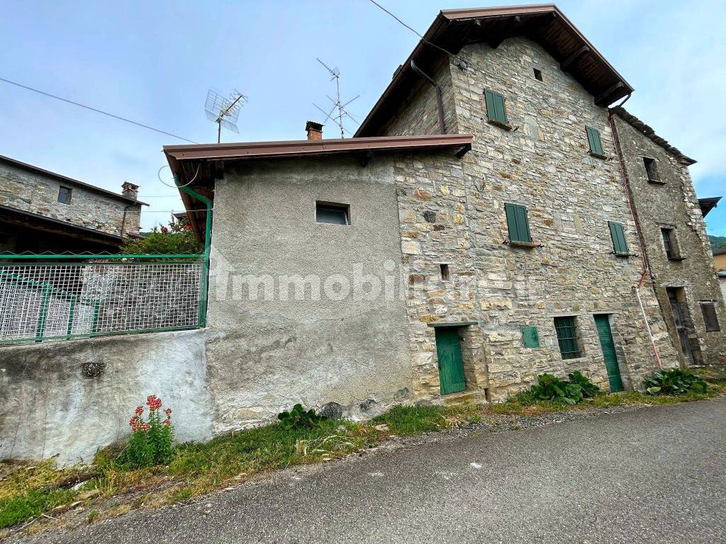 Vendita Terratetto unifamiliare in Strada Statale di Valle Trebbia ...