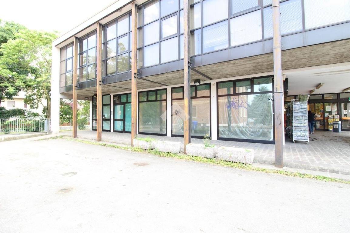 Locale commerciale in Vendita